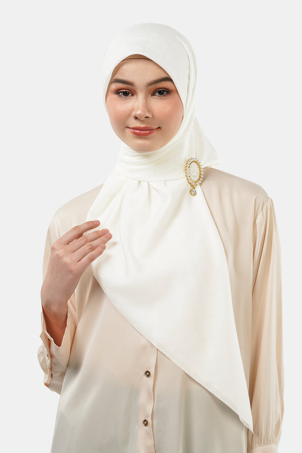 Basic Monogram Scarf - White - Nada Puspita